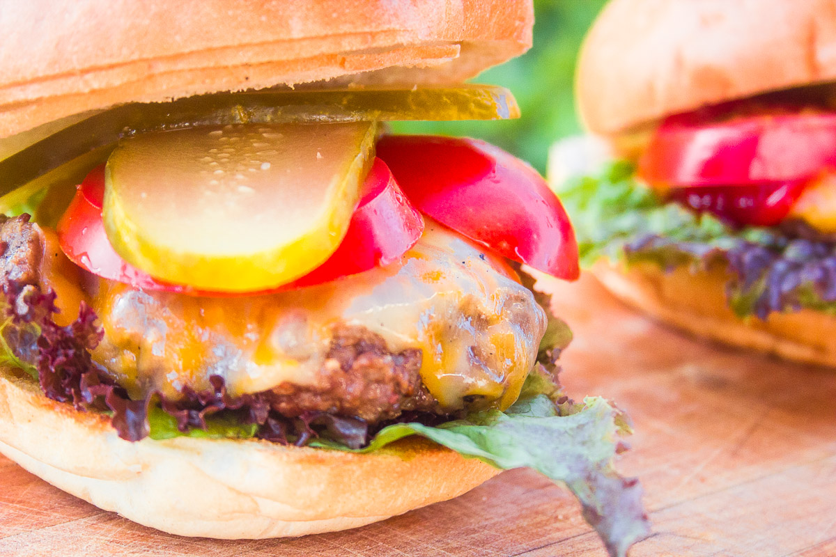 juicy cheeseburger